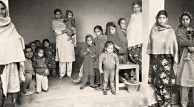 pahadi-people-bw | Chinmaya Archives